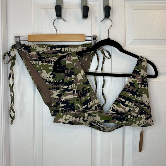 SKIMS | Swim | Skims Logo Camo Swim Set Sz 3x Plunge Bikini Top Low ...
